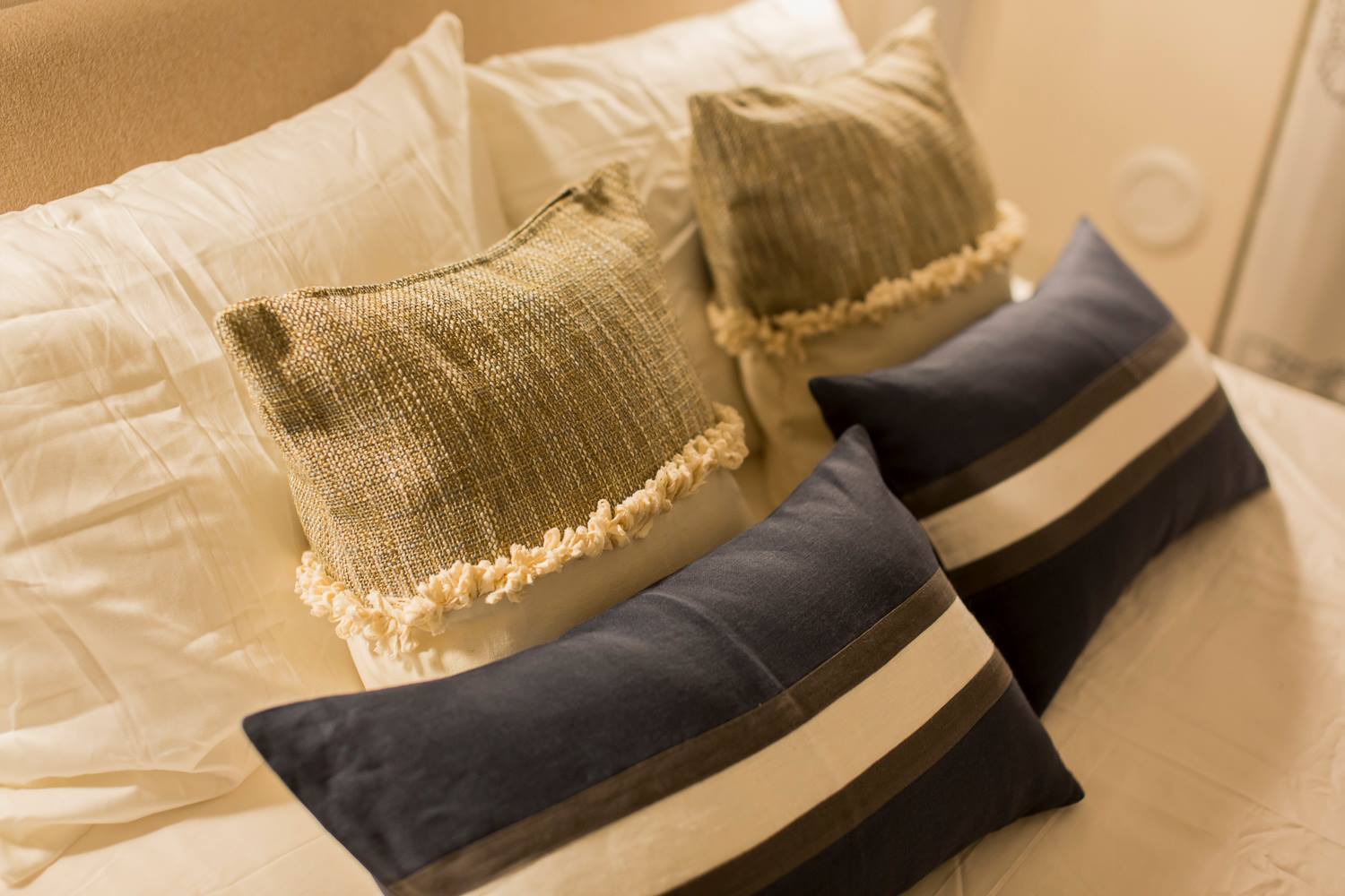 【101号室Aプラン】 ベッドルーム : 3人のインテリアコーディネーター展