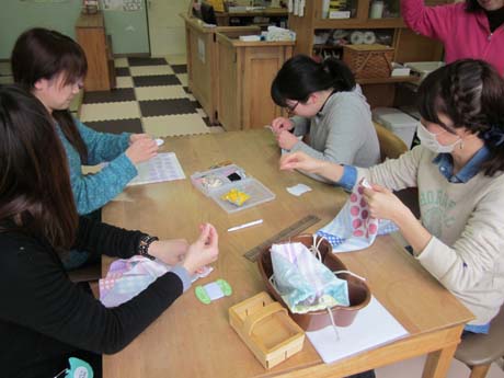 手芸の日 「お弁当袋」 : つどいの広場ぴーちくぱーちく