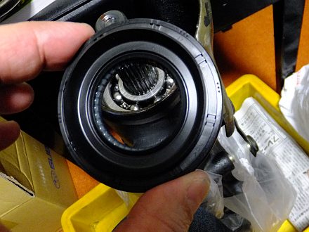 BHレガシィ デフ オイルシール交換 : 青いそらの下で・・・