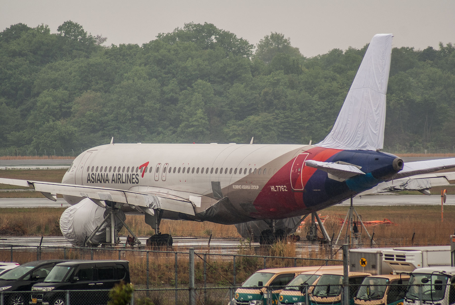 AIRBUS A320 / HL7762 : SKY LOUNGE GARDEN -transporter side-