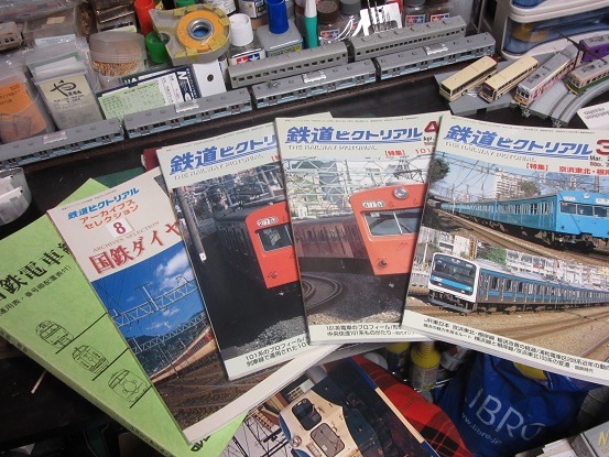 本日の・・・踊場夕景 : 赤い電車は臼い線