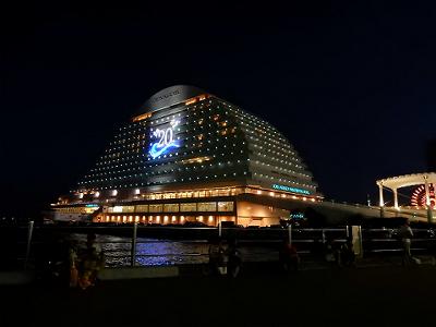 メリケンパークオリエンタル20周年ライトアップ : 神戸トピックス