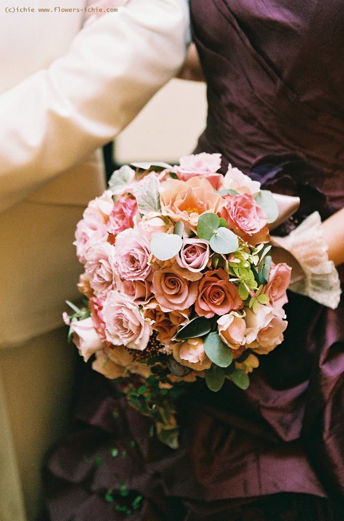 ラウンドブーケ プリザーブドフラワーで 秋の新色、ニュアンスカラーのブーケ 東京堂さん展示3 : 一会 ウエディングの花