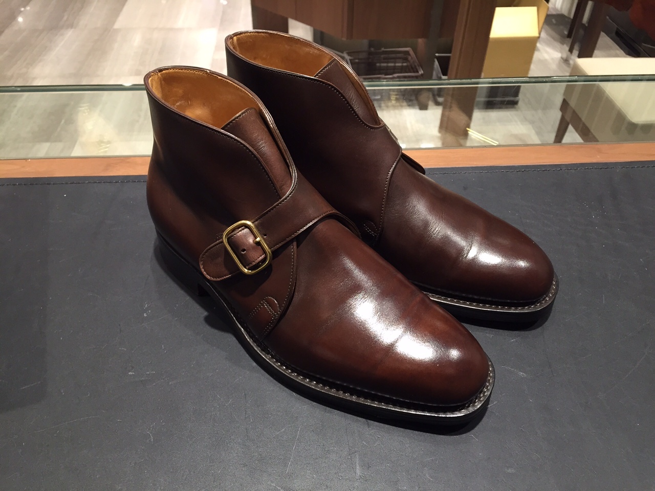 JOHN LOBB 「VARESE」 : シューケアマイスター靴磨き工房 銀座三越店