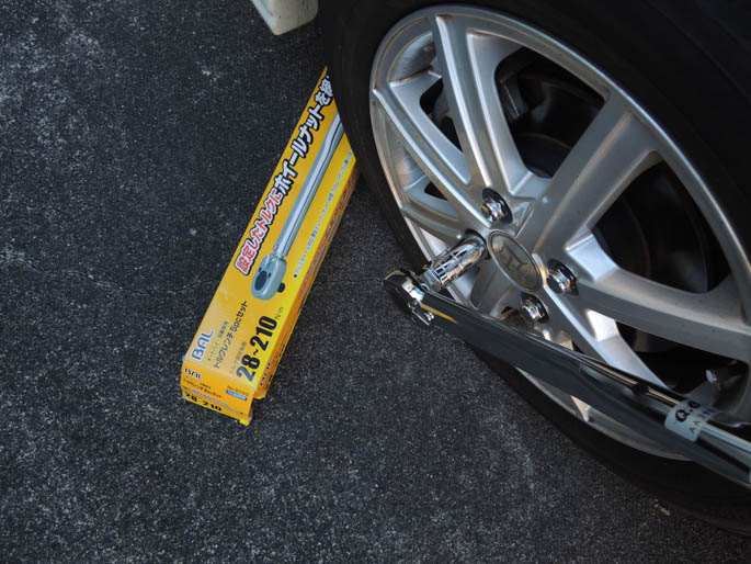 ソリオ タイヤ交換 ~ だんだん慣れて早く楽になってきました ~ : Tavi's Photolog