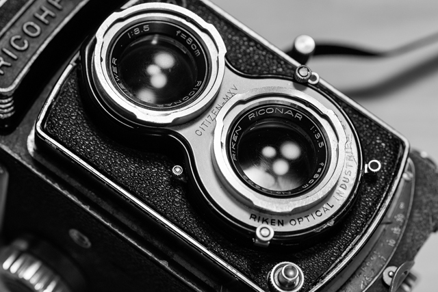 RICOH リコーフレックス ニューダイヤの紹介 : 写真機を手に。 RICOH リコーフレックス ニューダイヤの紹介 : 写真機を手に。