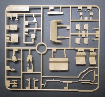 Tamiya 32553-E [1/48 コマンドワーゲンの後部座席の高級将校] : 模型慕情