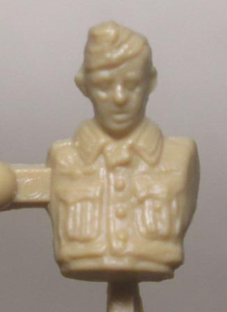 Tamiya 32549=32553-A [1/48 シュタイヤーの時計を見るドイツ軍運転手] : 模型慕情