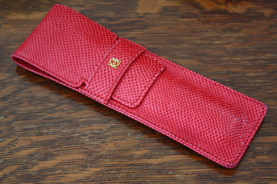 20年愛用のロエベのペンケース : フェルタート(R)・オフフープ(R)立体刺繍作家PieniSieniのブログ