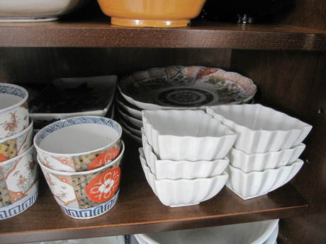 娘1も昨夜帰った&買ったアンティークの食器の漂白 : machiの 娘1も昨夜帰った&買ったアンティークの食器の漂白 : machiの