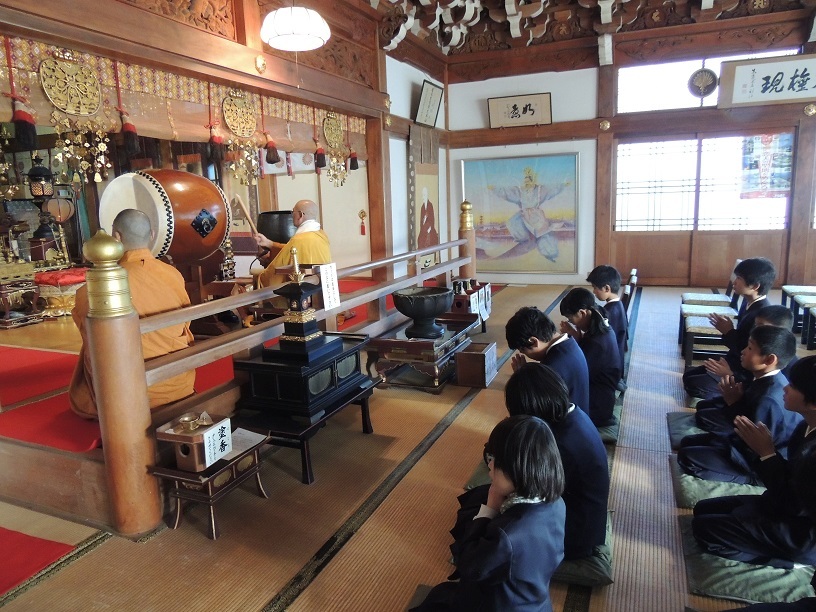 大聖院で頑張った、新庄小学校の子供たち。 : 大朝＝水のふる里から