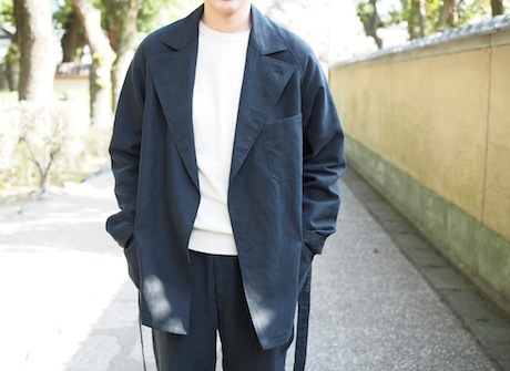 AURALEE WASHED LINEN BELTED JACKET : Chalt AURALEE WASHED LINEN BELTED JACKET : Chalt