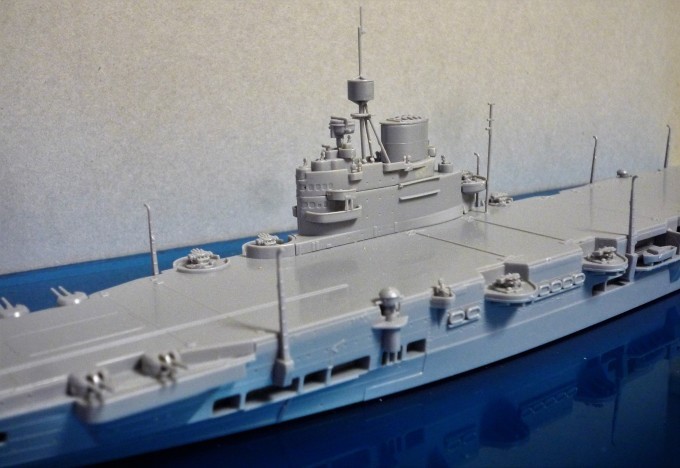 特別企画》アオシマ 英国海軍 航空母艦 イラストリアス 特別企画》アオシマ 英国海軍 航空母艦 イラストリアス