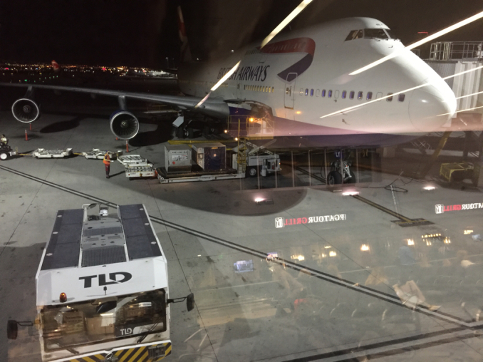 世界一周の旅17（BA274 LAS → LHR ファーストクラス B747-400） : リタイア夫と空の旅、海の旅、二人旅