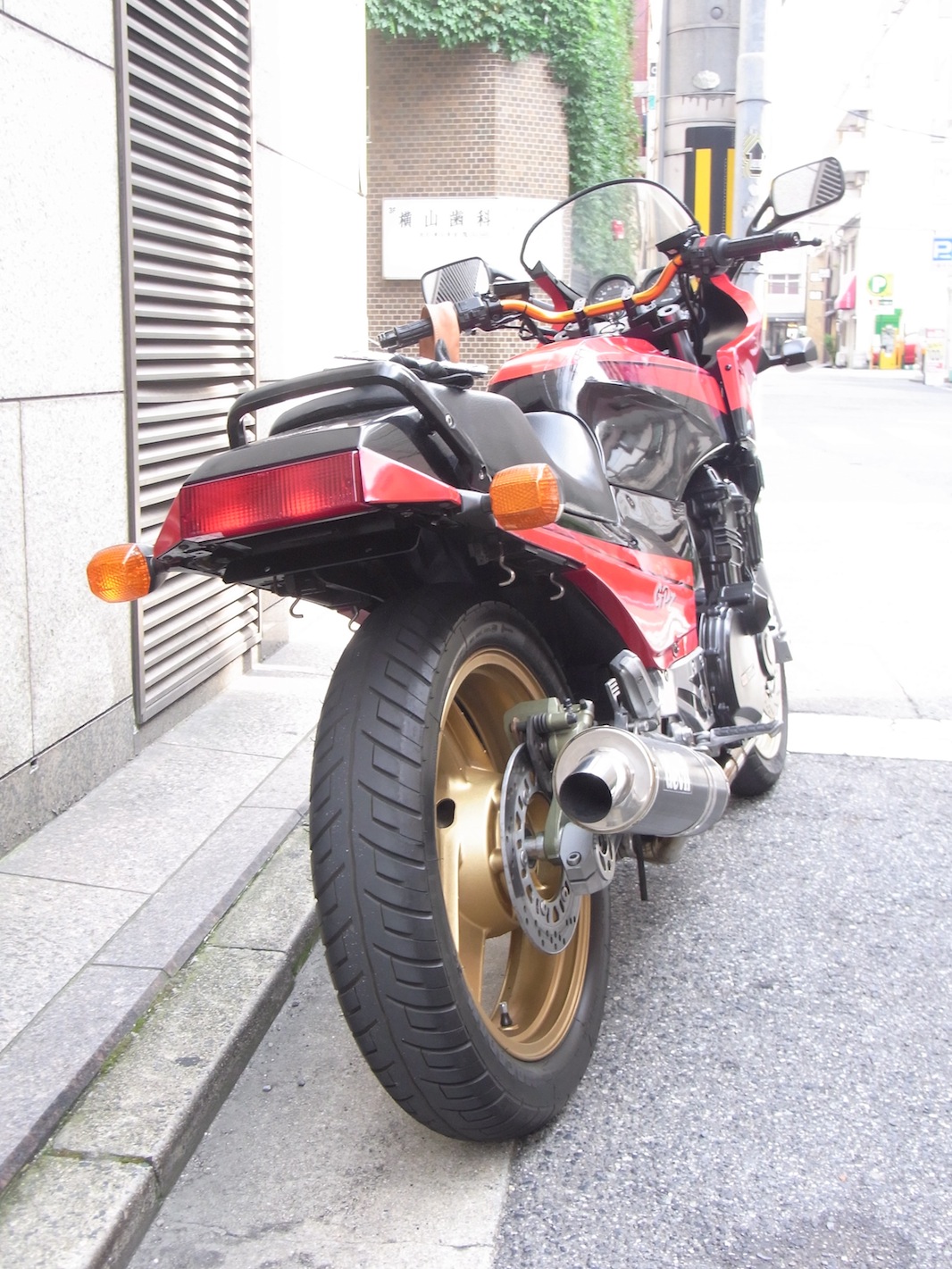 84 KAWASAKI GPZ750R : SIDESTAND BLOG