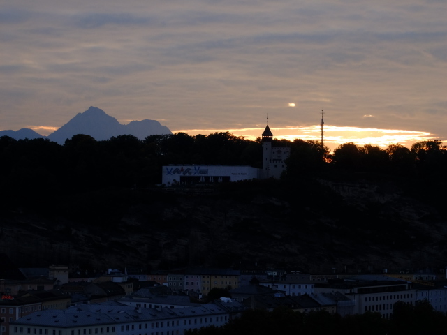 21. カプツィーナベルクの夕暮れ : ペンギンの足跡Ⅱ