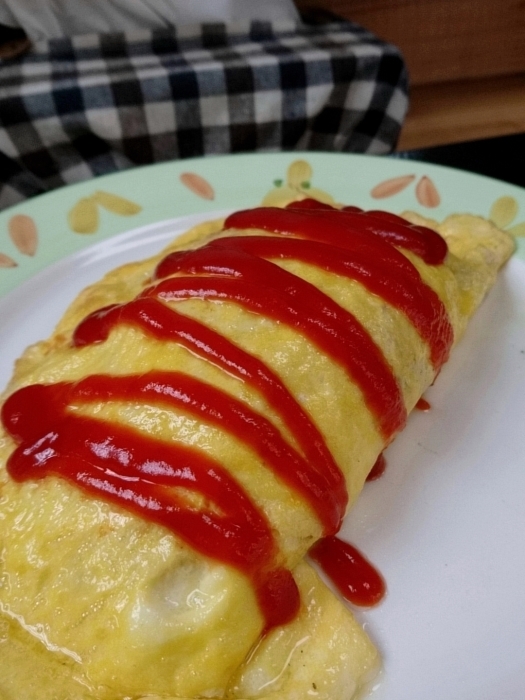 那覇・前島 「まえじま食堂」 家庭の味わい！オムライス : 美酒佳肴