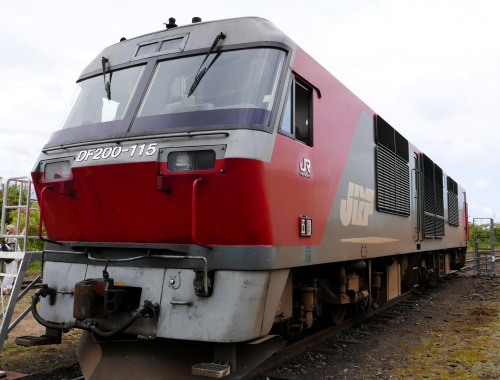 DF200を少し : バス、鉄道、車、船・・・