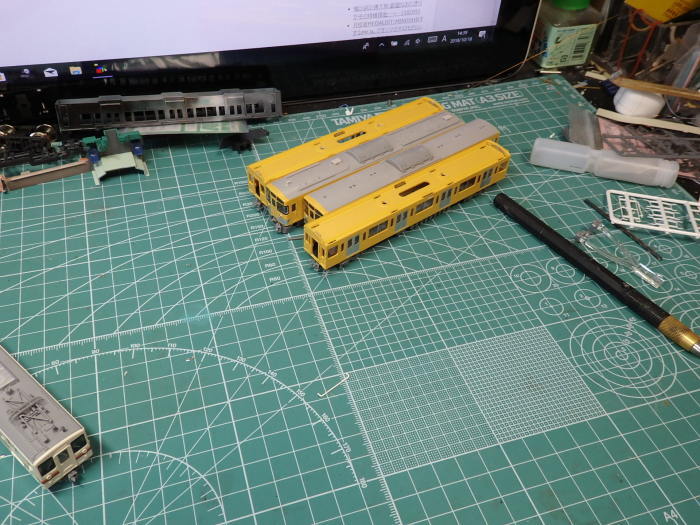 グリーンマックスの♯1233T 西武新2000系 前期型（前面貫通扉窓 小）トータルセットを組んでみる ケースに収納 : Sirokamo ...