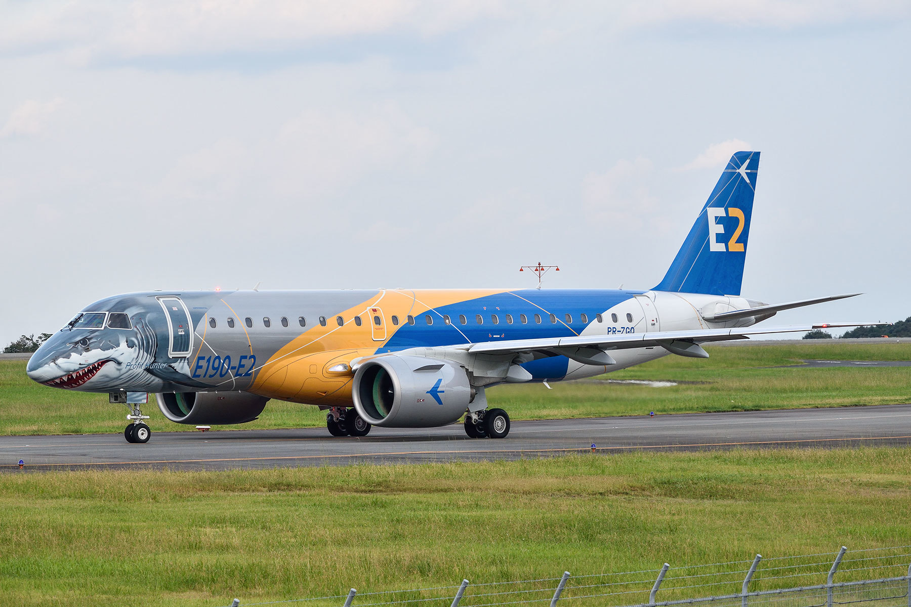 Embraer E190-E2 / PR-ZGQ - アジアワールドツアー in 静岡 - (中編) : SKY LOUNGE GARDEN ...