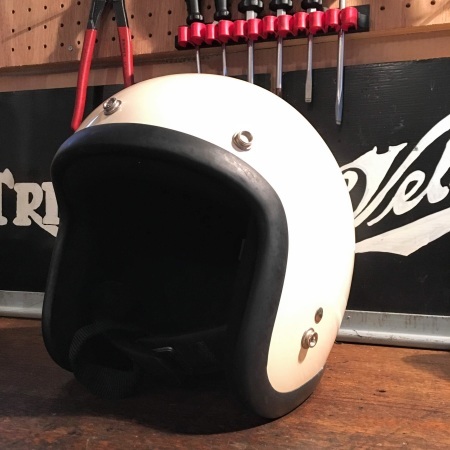 Painting helmet : FishTail Garage