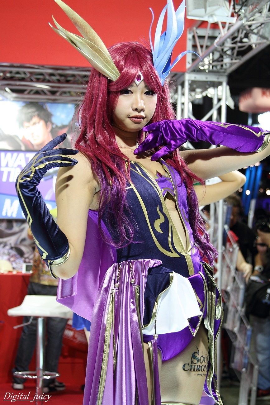 美恋もこ さん（6waves ブース） : Digital juicy