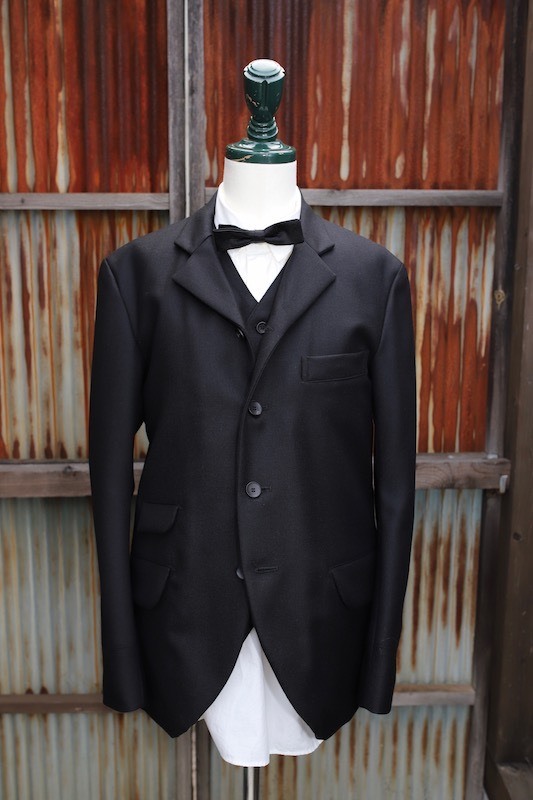 BUTLER SUIT : GRAND GUIGNOL