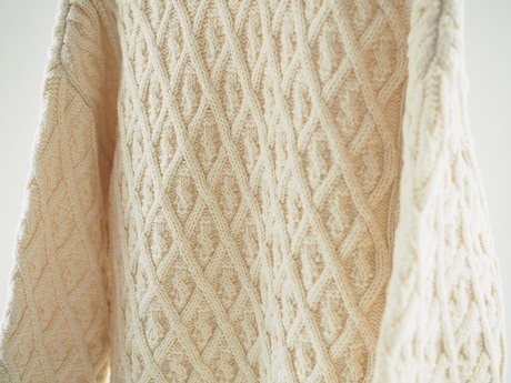 AURALEE -HARD TWIST MERINO ARAN KNIT PULLOVER- : Chalt AURALEE -HARD TWIST MERINO ARAN KNIT PULLOVER- : Chalt