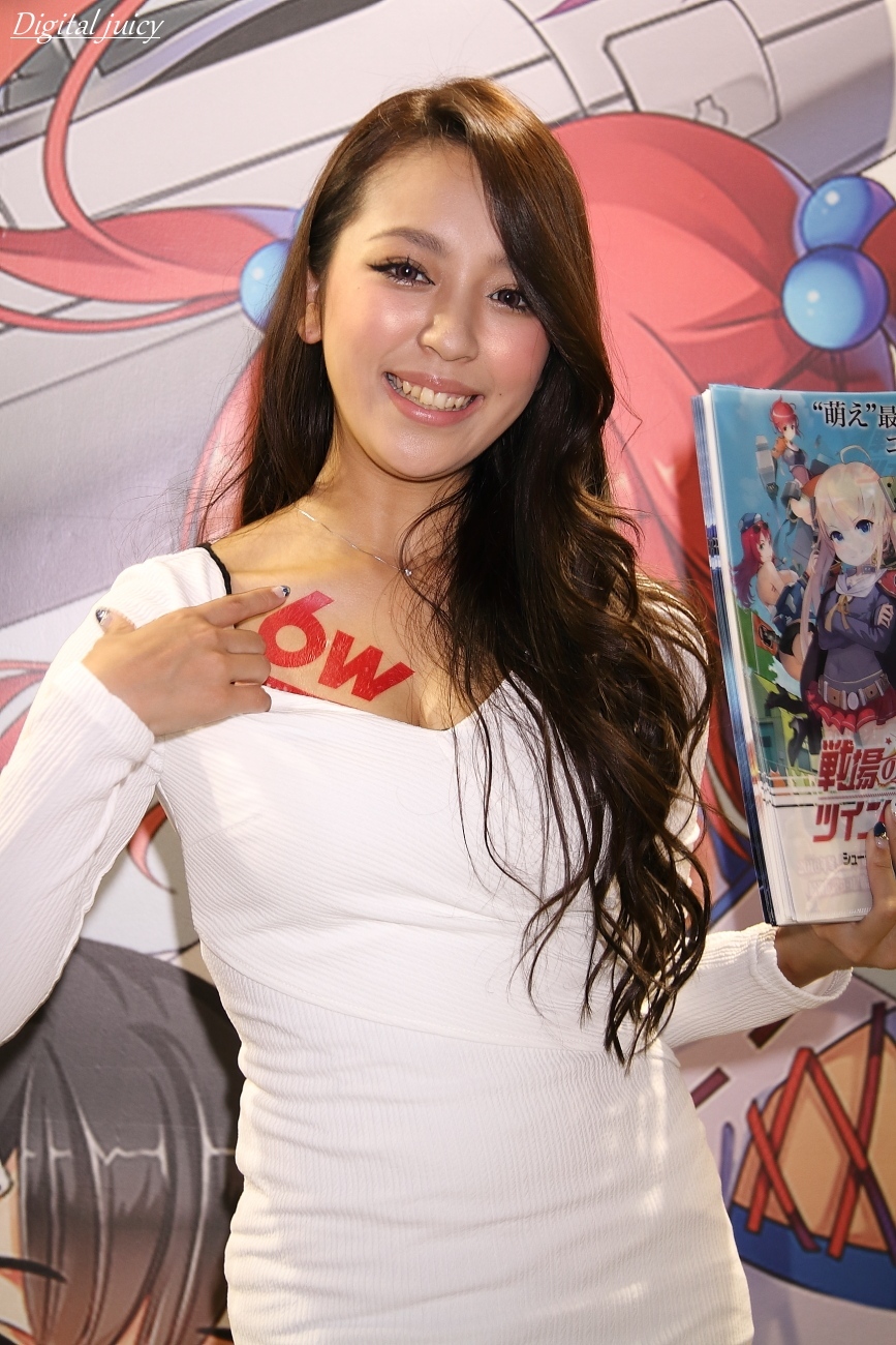 中山裕里香 さん（6waves ブース） : Digital juicy