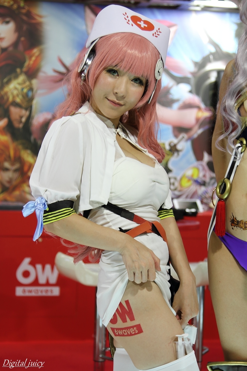 雨宮留菜 さん（6waves ブース） : Digital juicy