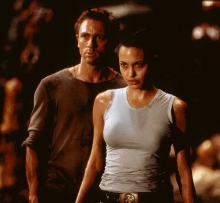 LARA CROFT TOMB RAIDER (2001) : LIVING A BOY'S ADVENTURE TALE LARA CROFT TOMB RAIDER (2001) : LIVING A BOY'S ADVENTURE TALE