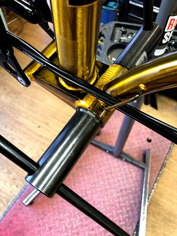 BROMPTON BB交換/TOKEN：TK868CT : カルマックス タジマ -自転車屋さんの スタッフ ブログ