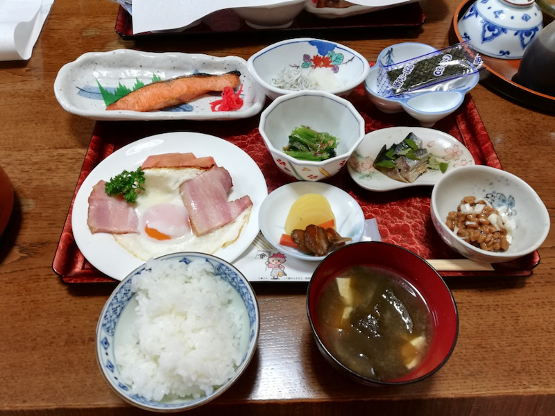 福島県 芦ノ牧温泉 福泉 朝食編と宿泊代金。 : 基本安宿を巡るカブ
