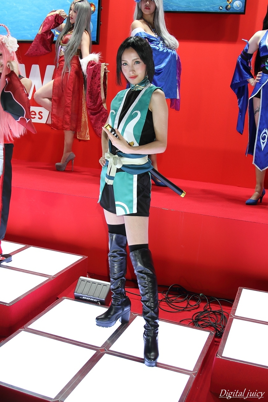 浅香ななみ さん（6waves ブース） : Digital juicy