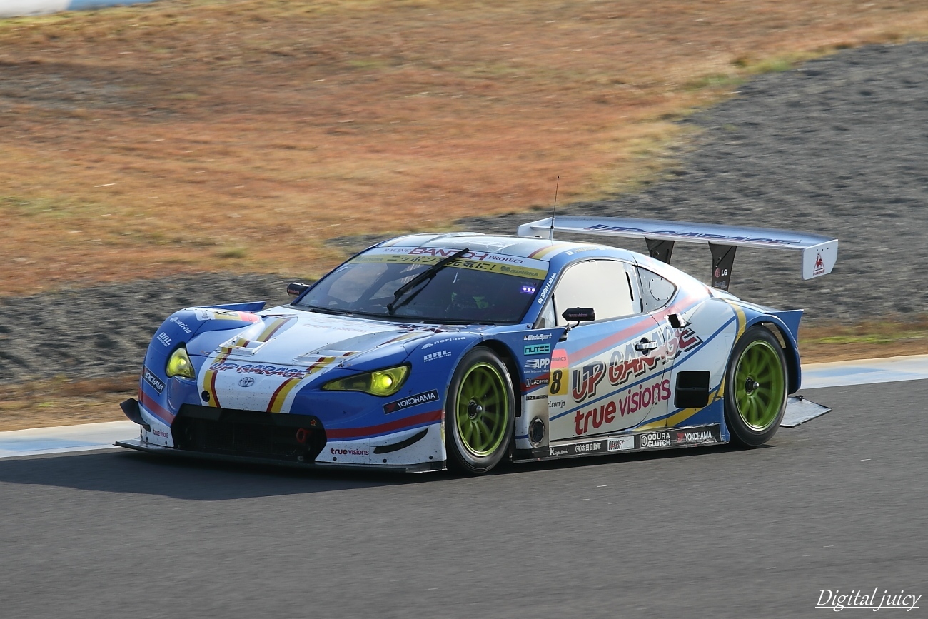 GT300 ： #18 UPGARAGE BANDOH 86 : Digital juicy