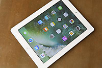 iPad4 に刺さったイヤホンプラグを抜く : Hidekyan's Blog