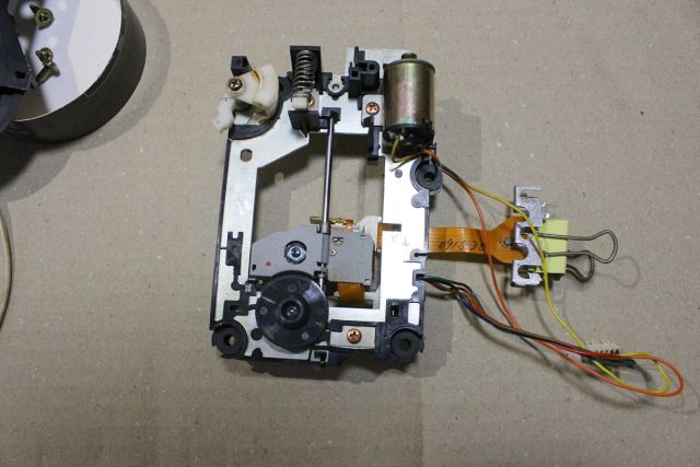 SONY CDP-502ES レーザーダイオード交換・・・失敗！の巻 : 岡山ジャンク倶楽部