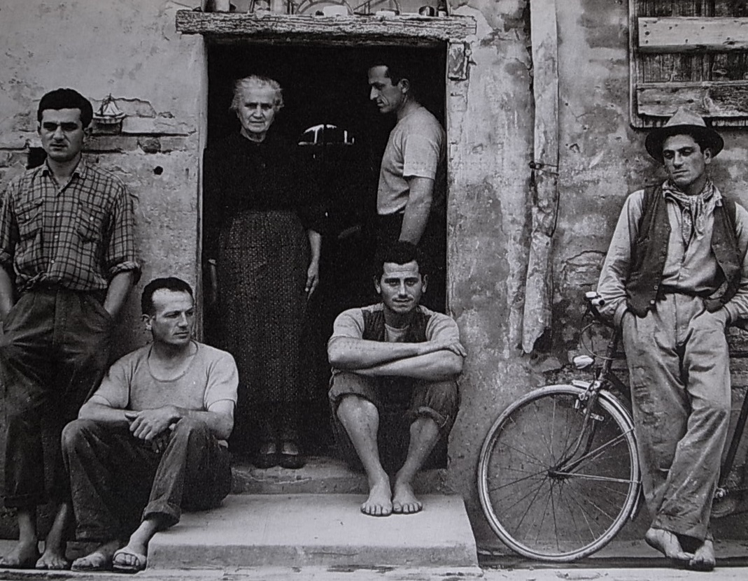 UN PAESE / Paul Strand (Photos), Cesare Zavattini (Texts) : Books & Things