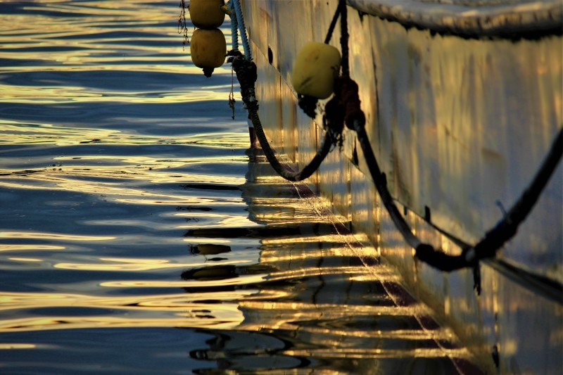 船べり : 幻に魅せられて…