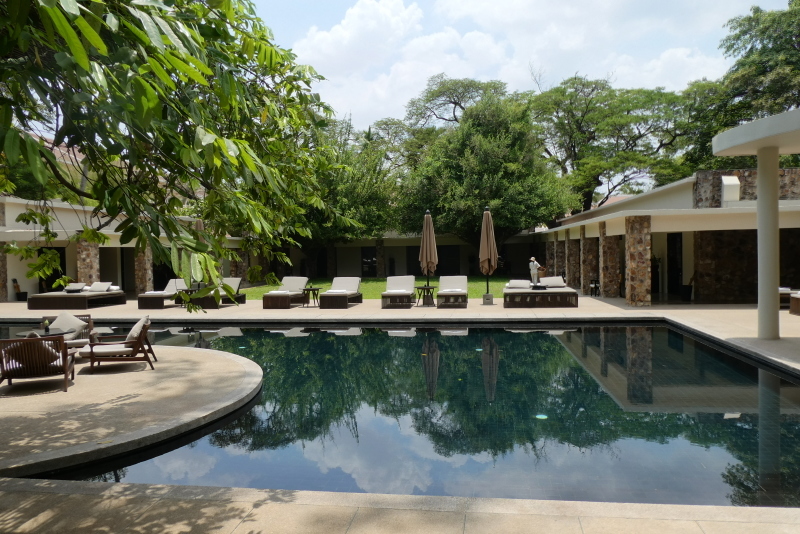 Amansara 」 シエムリアップ カンボジア : 食べて、寝るだけ