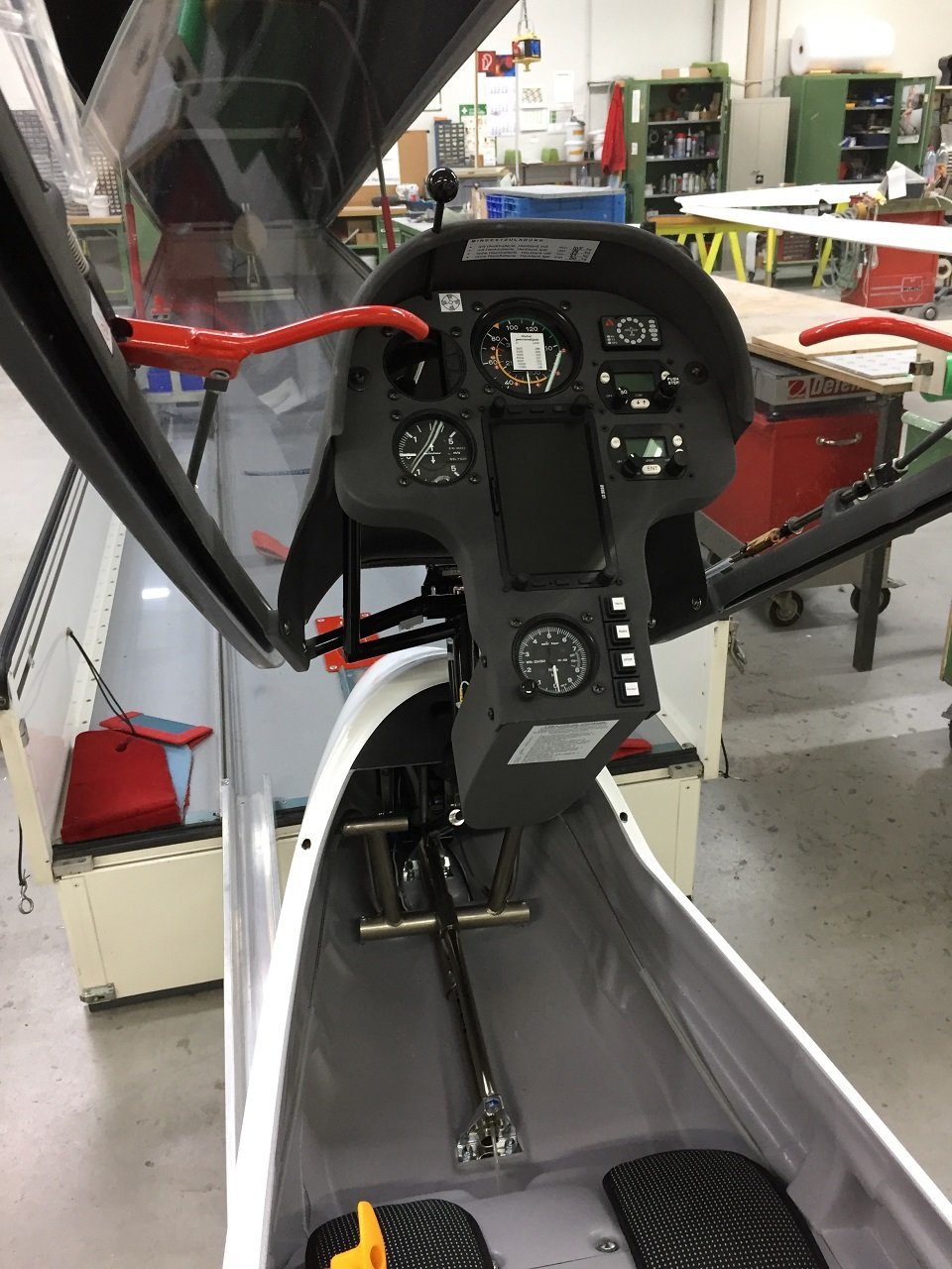 DG Flugzeugbau LS8 : 青空と雲のゆくえ -Final Glide-