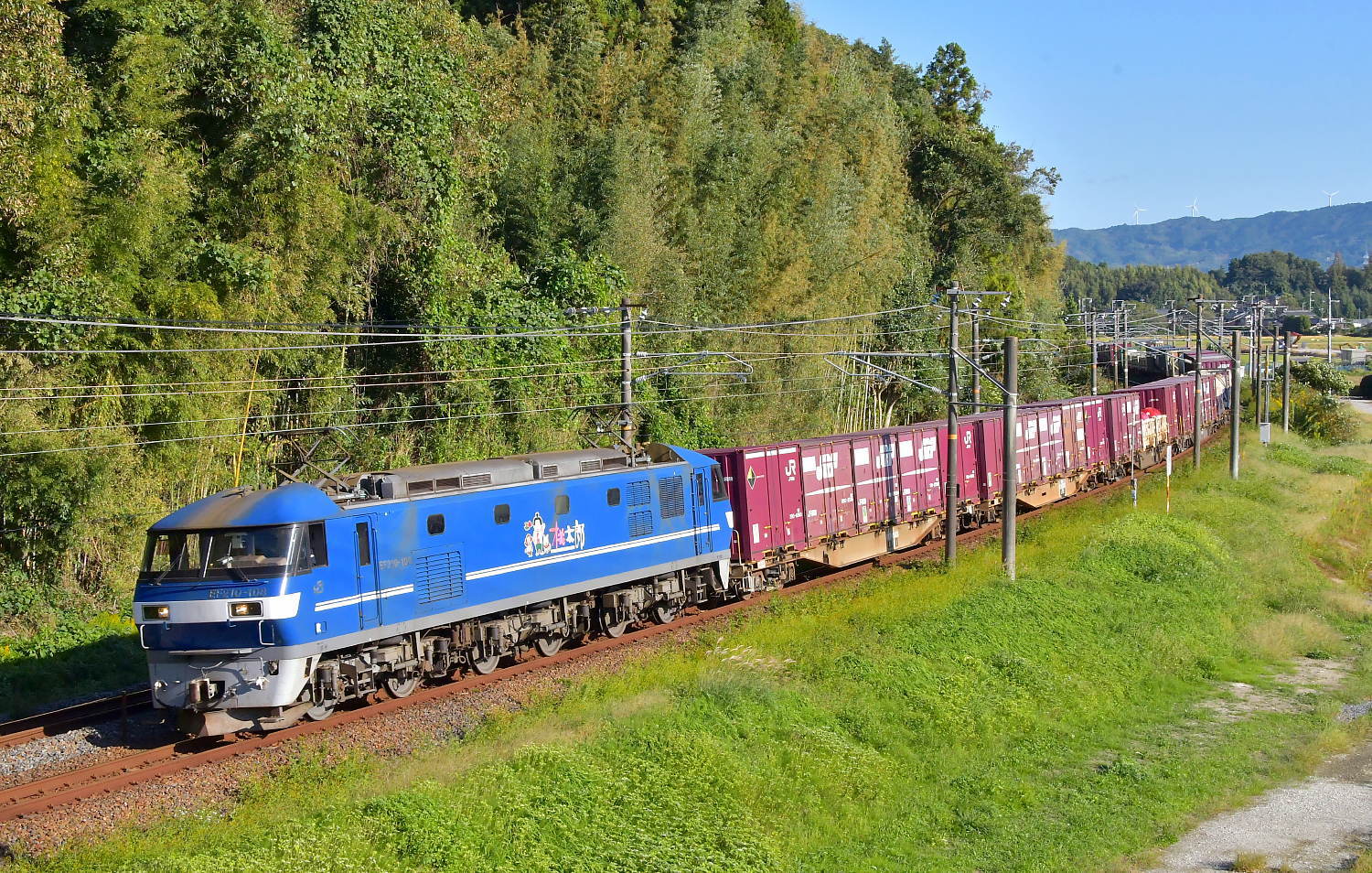 EF210-108に桃キャラが : 団塊鉄ちゃん気紛れ撮影記