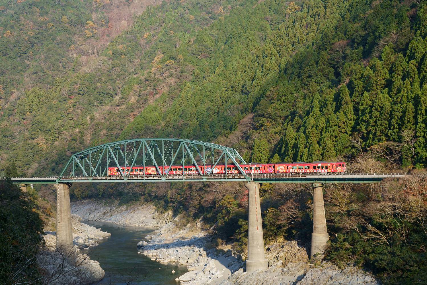 土讃線 上り特急南風18号（小歩危駅-大歩危駅間）第二吉野川橋梁 : 南風・しまんと・剣山 ちょこっと・・・