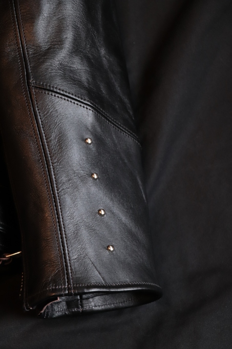FOUNTAINHEAD LEATHER Beta : mambo FOUNTAINHEAD LEATHER Beta : mambo
