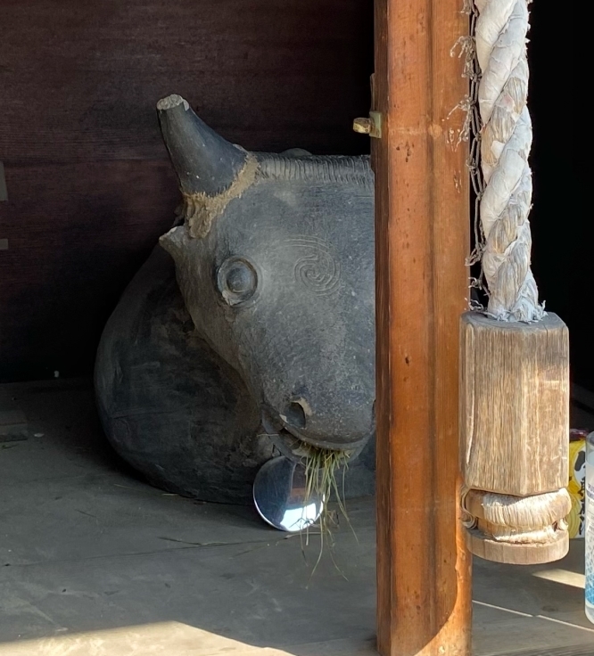 御厨神社の霊牛さま : たんぶーらんの戯言