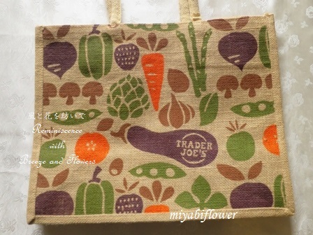 使おうとは思うのだけど・・・TRADER JOE’Sのエコバッグなど : 風と花を紡いで