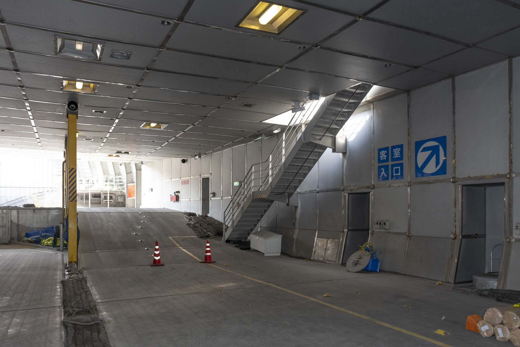 高速マリン・トランスポート／ナッチャンWorld - 船内見学会 - (前編) : SKY LOUNGE GARDEN ...