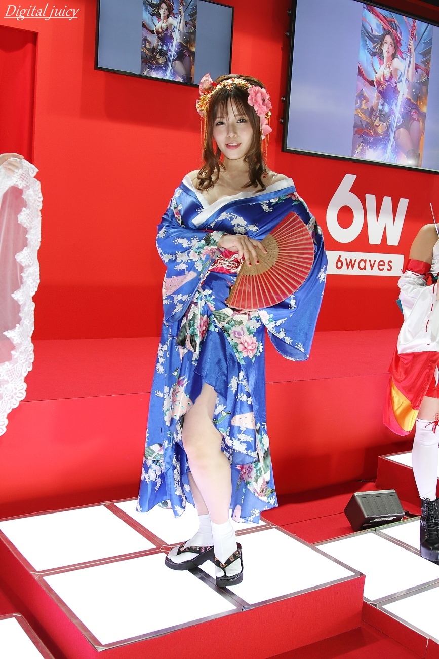 朝比奈夢乃 さん（6waves ブース）・・・ パート2 : Digital juicy