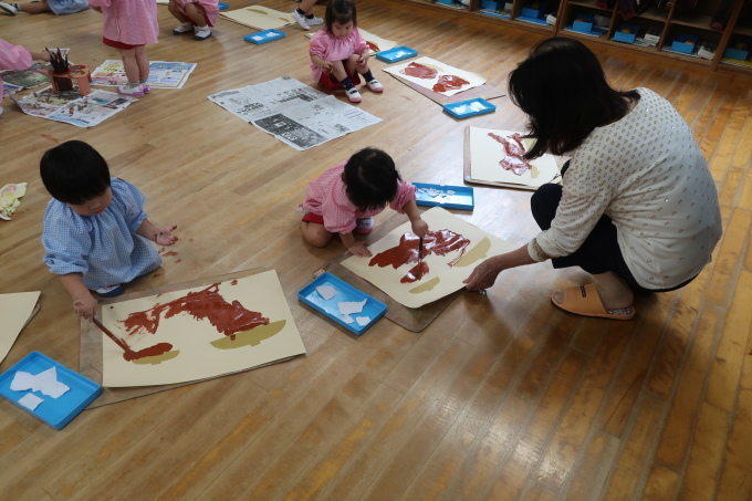 9月21日 全学級 絵画指導中です。 : 美木多幼稚園からのお知らせ