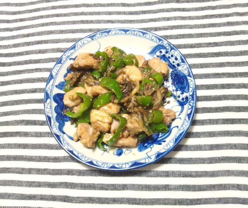 鶏肉とピーマン＆舞茸のオイスターソース炒め : Minha Praia